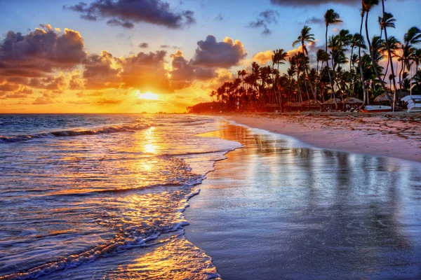 20 Beaches That Look Fake But Are Real
