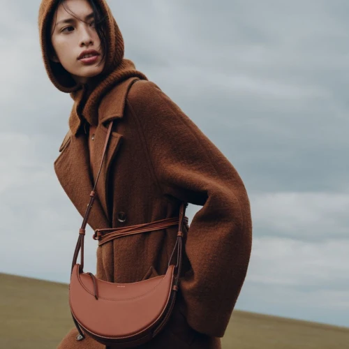 Mengenal Merek Tas Branded Menengah