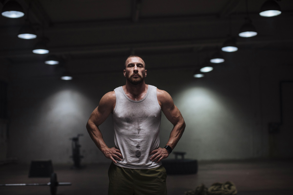 U.S. Army Strength Coach Shares a Powerful Exercise to Build Your Chest ...
