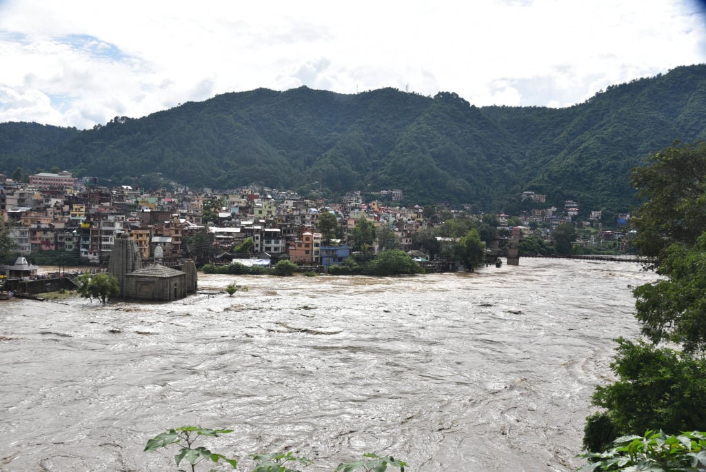 Himachal Pradesh floods: At least 17 people dead, Rs 300 crore loss ...