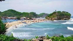Pantai Drini Gunung Kidul, Panorama Cantik Menarik Wisatawan