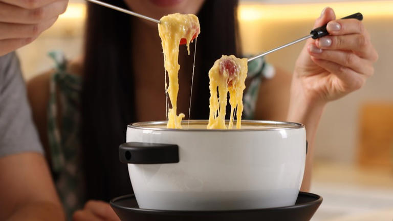 The Absolute Best Cheeses For A Delicious Fondue