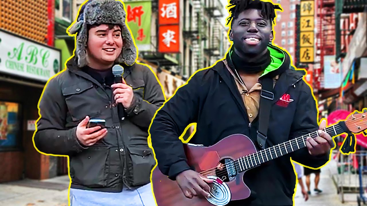 White Guy Surprises the Crowd By Singing Chinese Songs