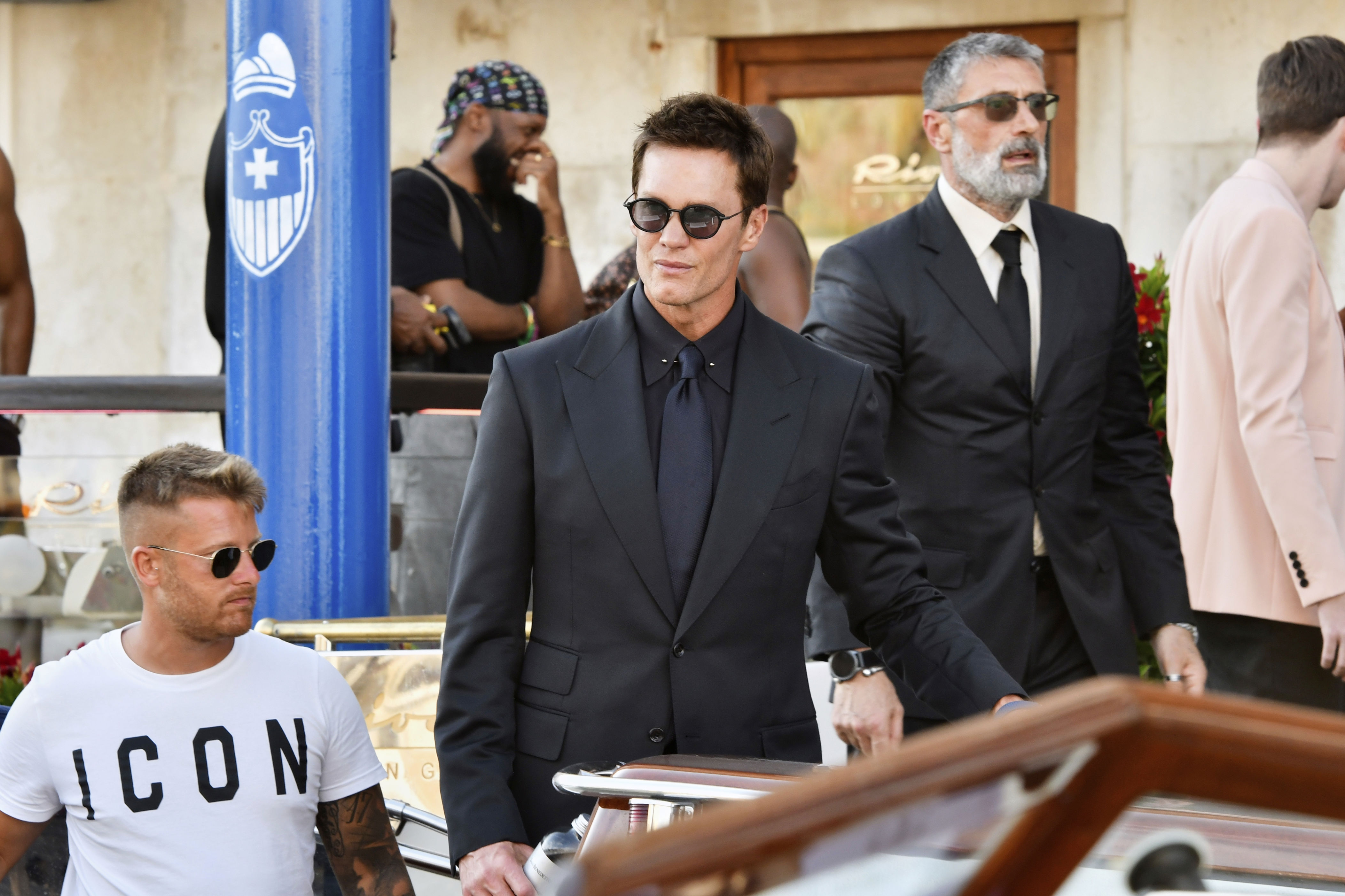 Tom Brady and Sydney Sweeney spotted dancing together at Lauren Sánchez ...