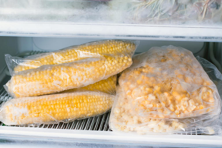 Leftover corn on the cob from your summer cookout? Here's how to freeze ...