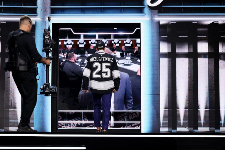 NHL fans ridiculed awkward 'Draft House' format for decentralized event