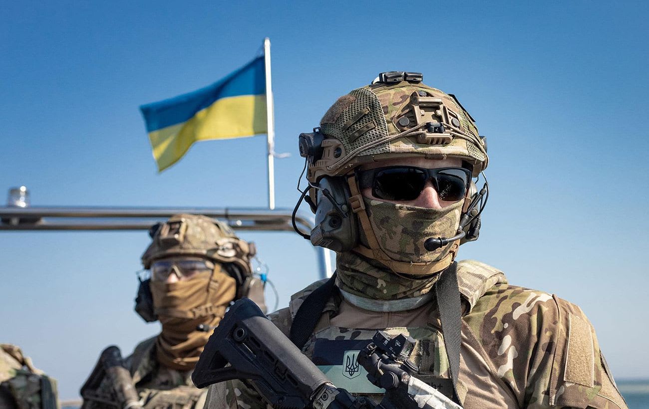 Ukraine strikes air base in Crimea, destroys Russian air defense system ...