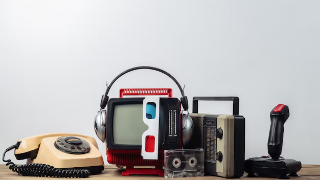 13 Outdated Tech Gadgets That Are Now Vintage Treasures
