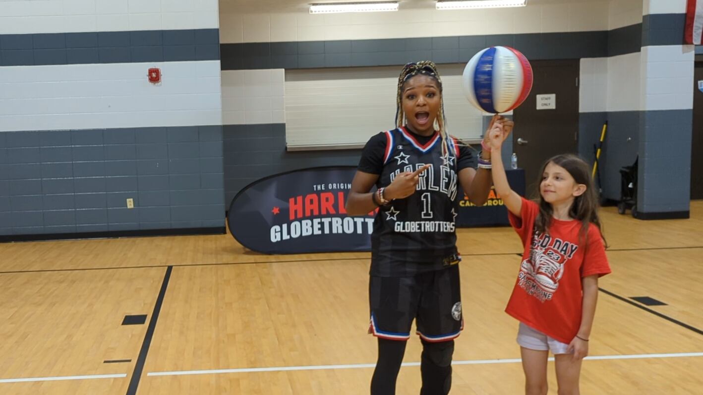 Harlem Globetrotters bring signature skills and tricks to Valdosta kids ...