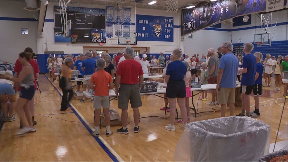 Local Volunteers Pack 20k Meals In 2 Hours For Global Hunger Relief