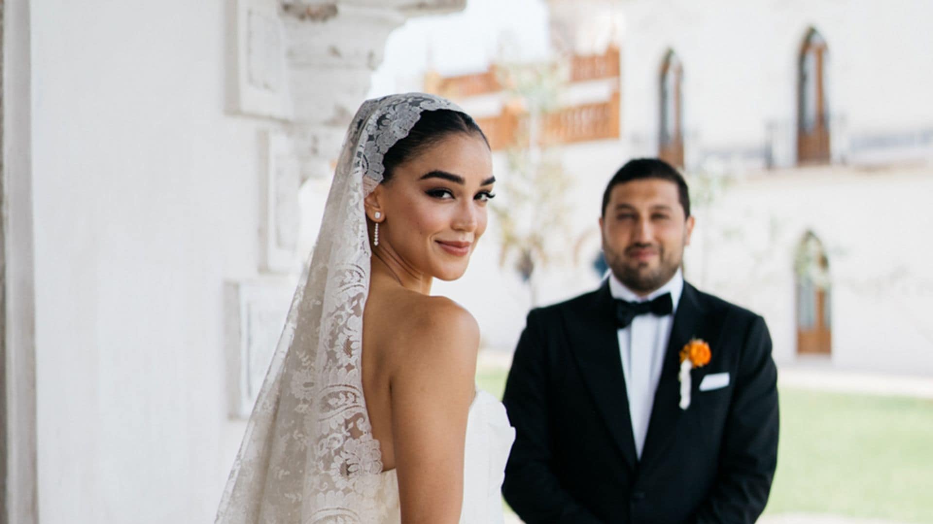 Ale Capetillo y Nader Shoueiry celebran su primer mes de casados con ...