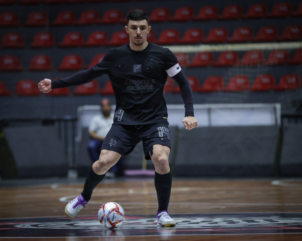 Fixo do Corinthians acredita em maior protagonismo após aposentadoria ...
