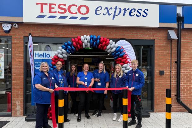 New Tesco Express store opens its doors in Eastleigh