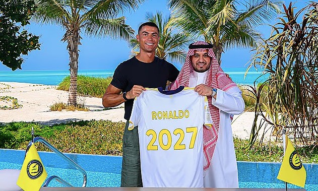 A breakdown of Cristiano Ronaldo's nearly $700M record-breaking contract