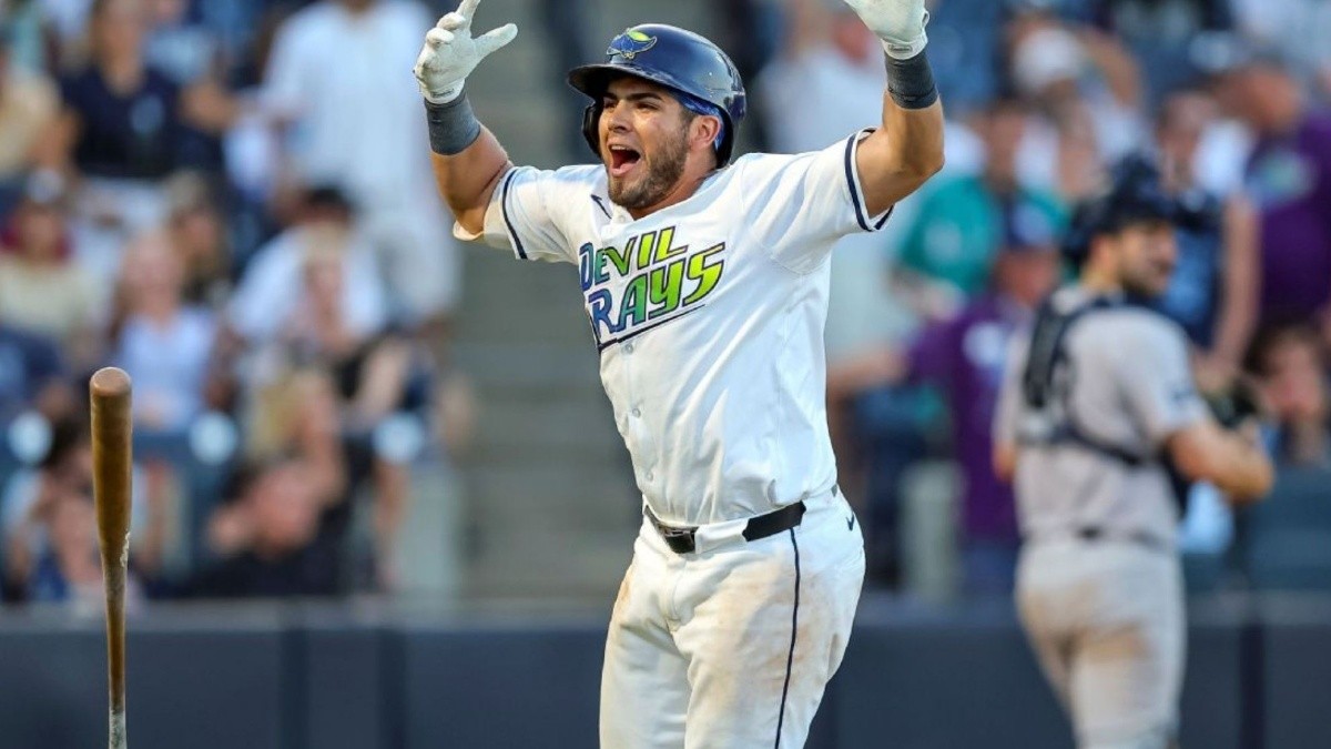 MLB: Jonathan Aranda Leaves Game vs Yankees After Intense Collision ...