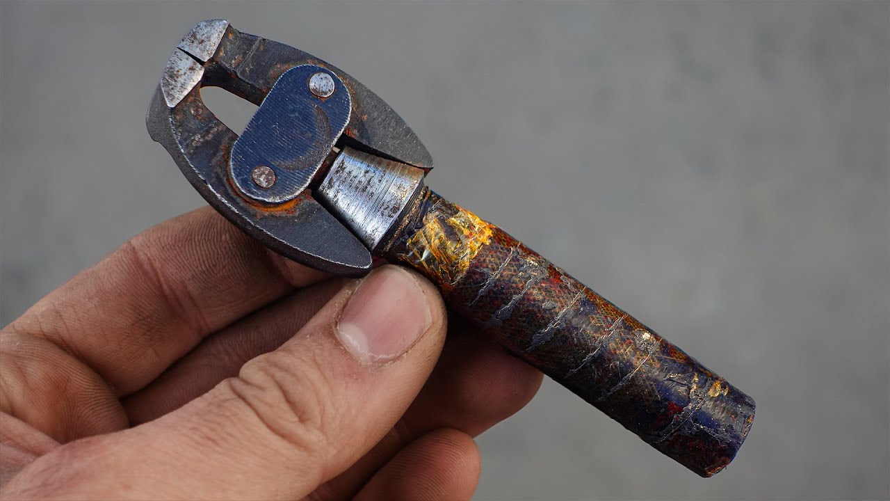 The Secretly Useful Tool for Small Parts: Machining My Own Hand Vise