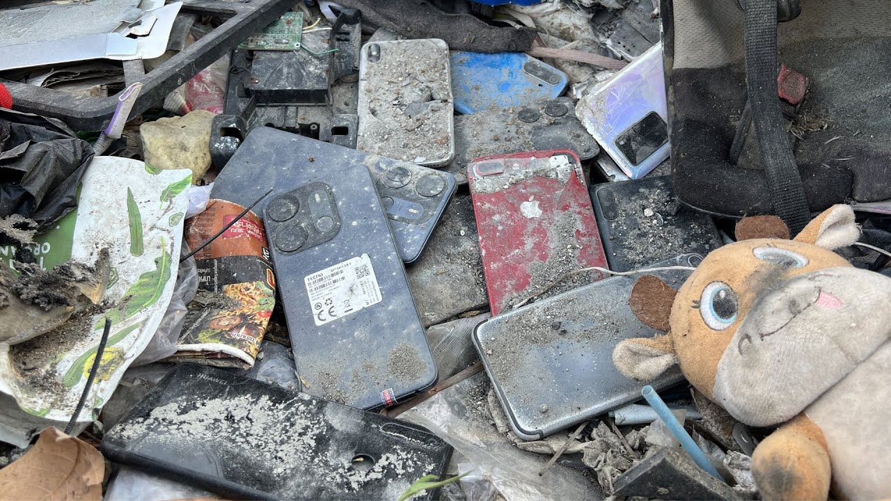 Wow...!😲 It A lots Of Abandoned Phones In Garbage Dump! Restore Diy ...