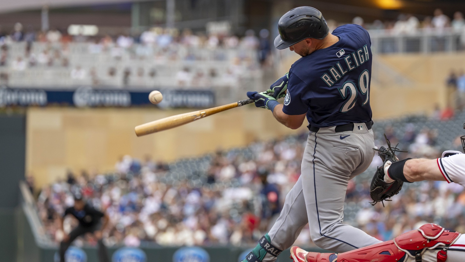 Cal Raleigh's Impressive Season: Eyeing MVP and Home Runs