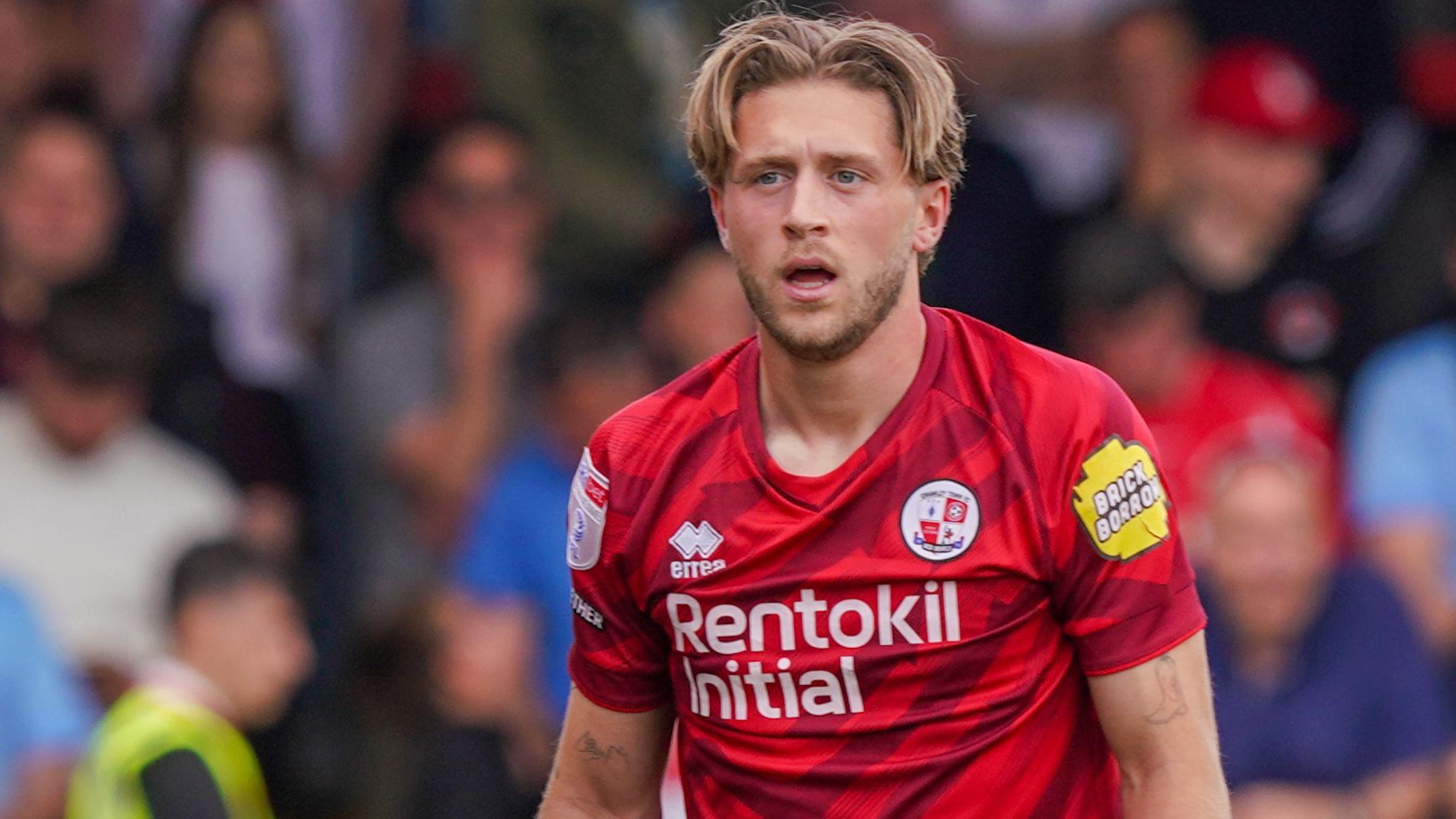 Bradford sign forward Swan from Crawley