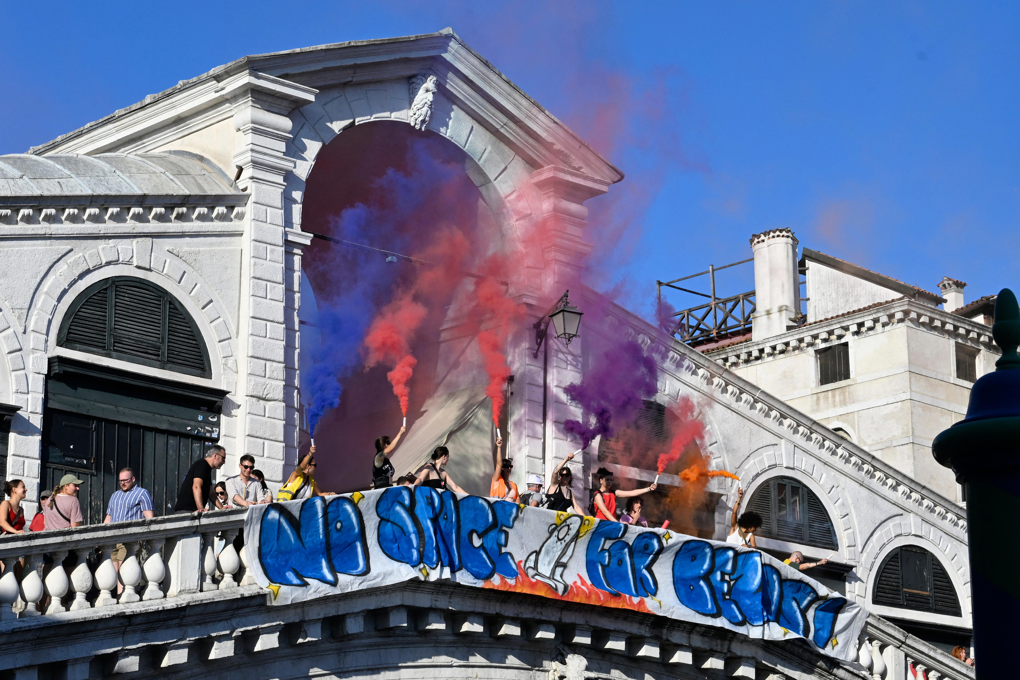 Protests spread in Venice amid billionaire Jeff Bezos' wedding with ...