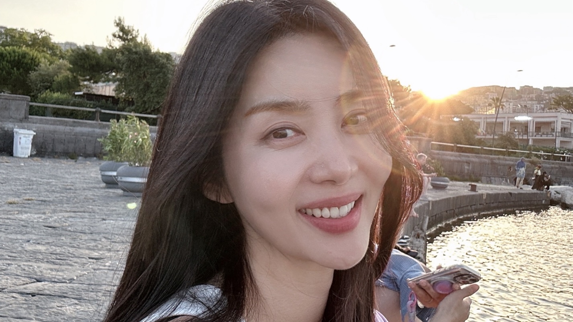 “She looks like a model!”: Park Sol-mi sets Italy alight