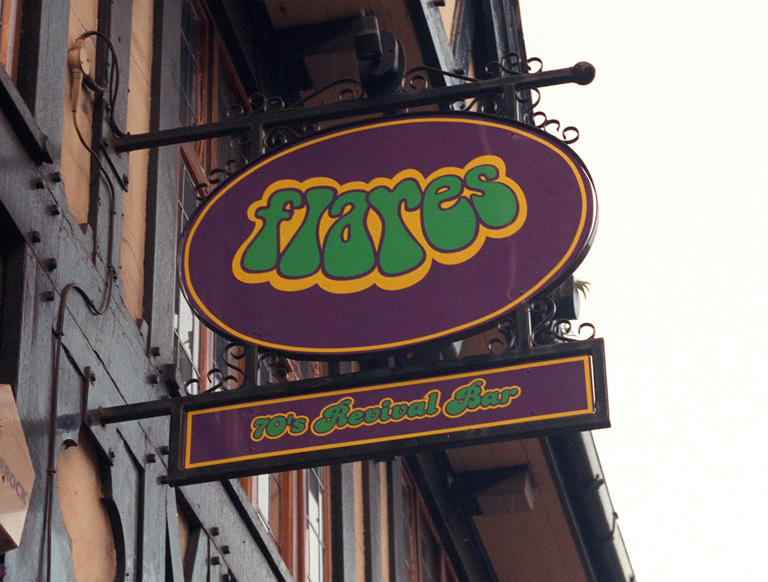 Sheffield retro: 26 nostalgic photos showing the best pub signs of the ...