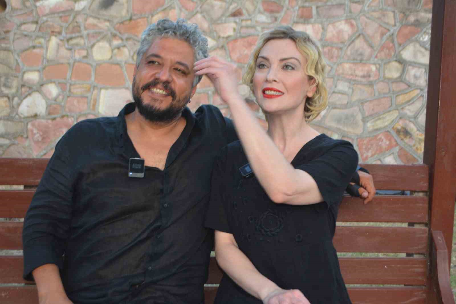 Ünlü oyuncu Arzu Yanardağ yeni oyunuyla fırtına gibi esti