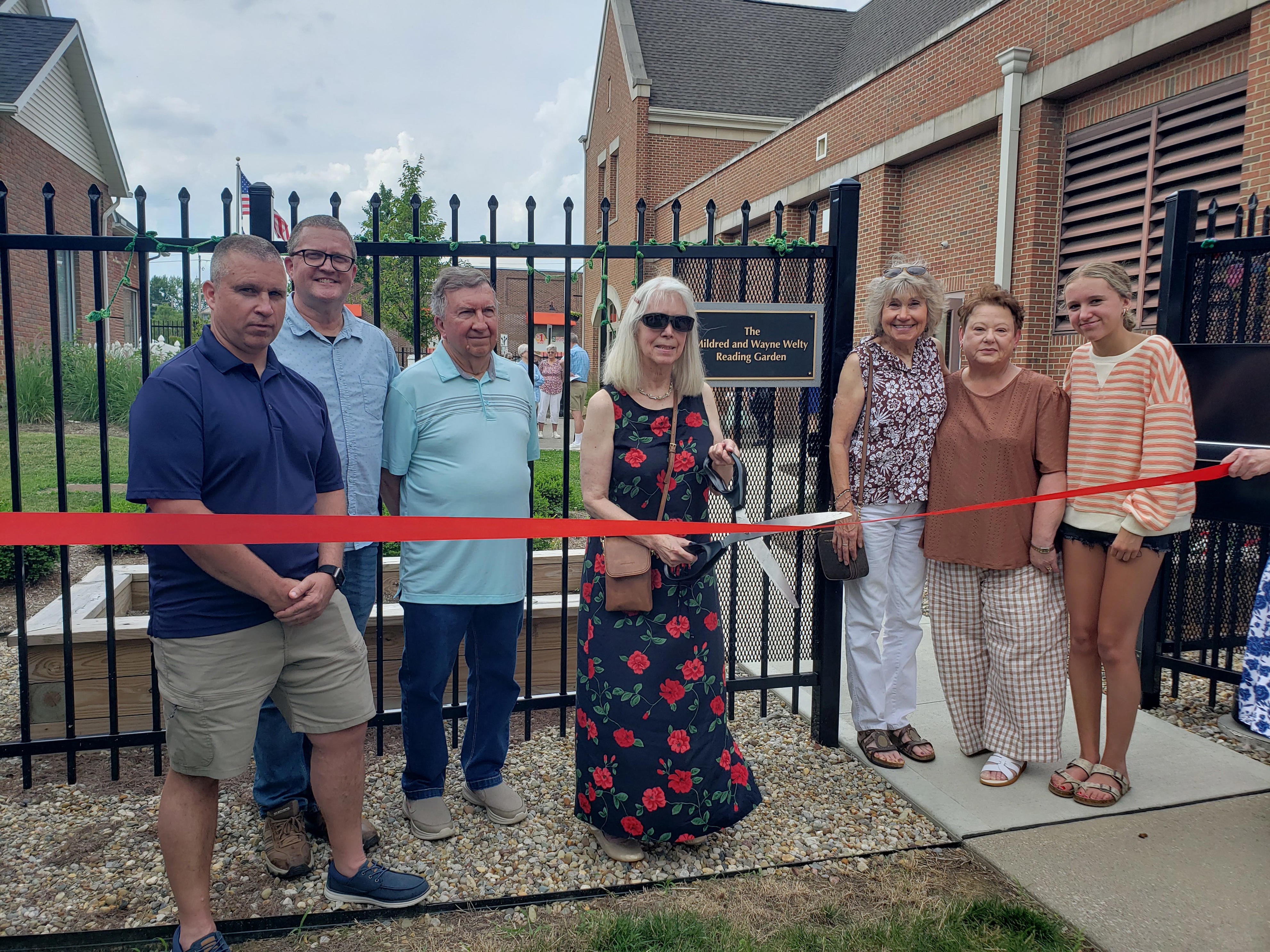 Wayne County Public Library transforms lawn into garden for reading ...