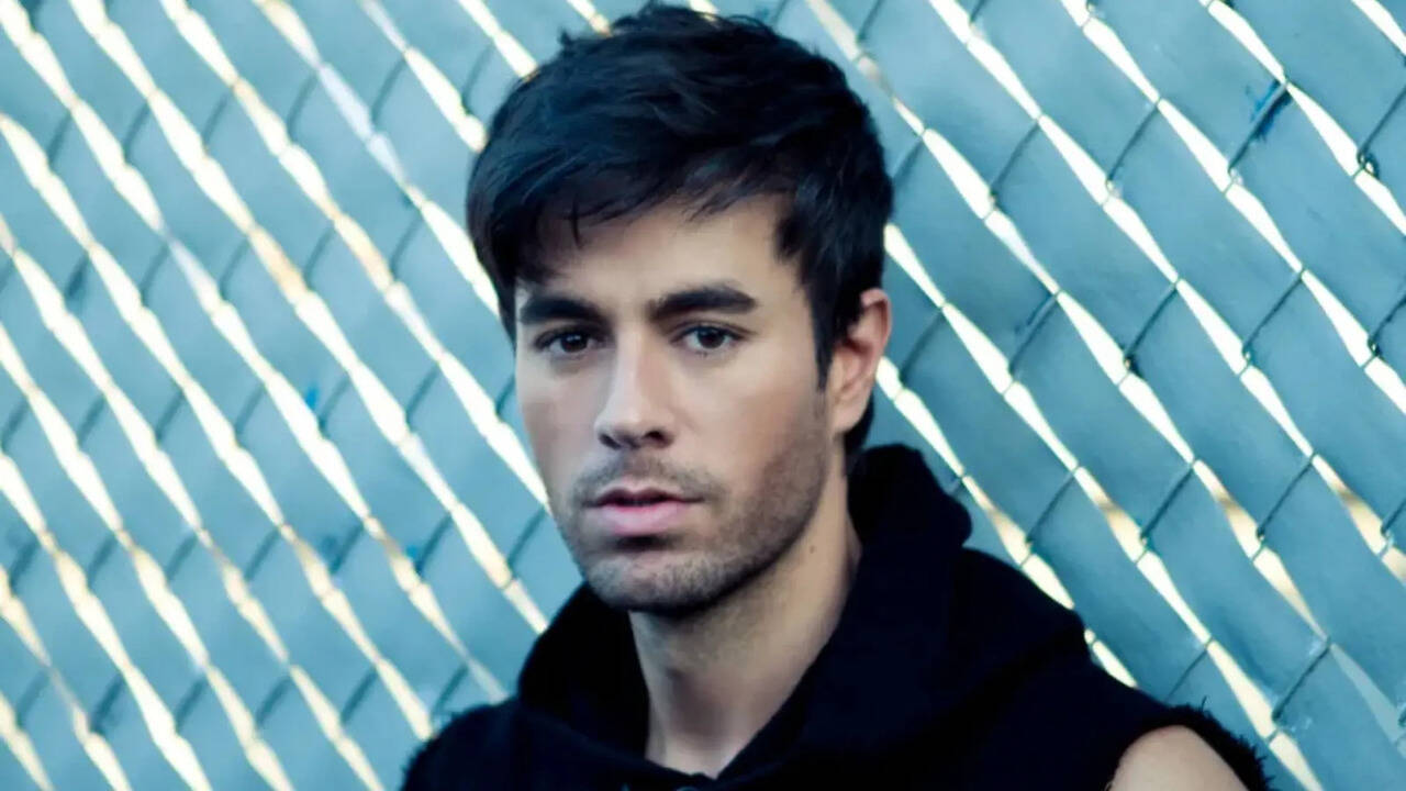 Enrique Iglesias India Tour 2025: Loco Singer Sells Out Mumbai Show ...