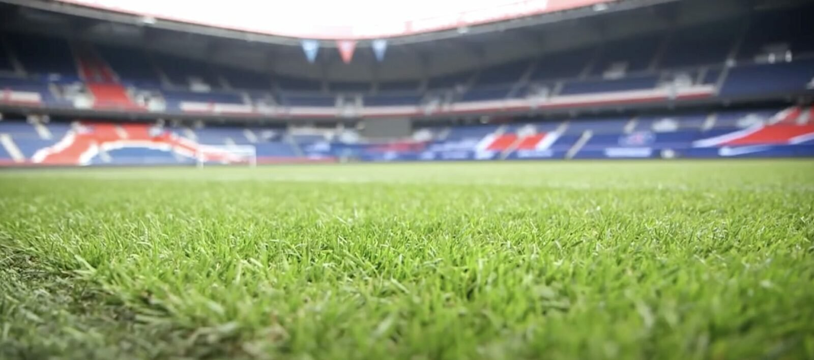 PSG Panic: Parc des Princes Pitch Falls Apart – Heatwave to Blame!