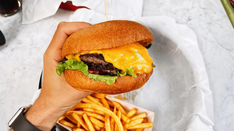 10 Burger Myths That Fool Almost Everyone