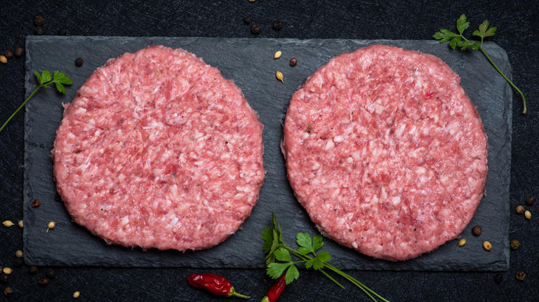 10 Burger Myths That Fool Almost Everyone