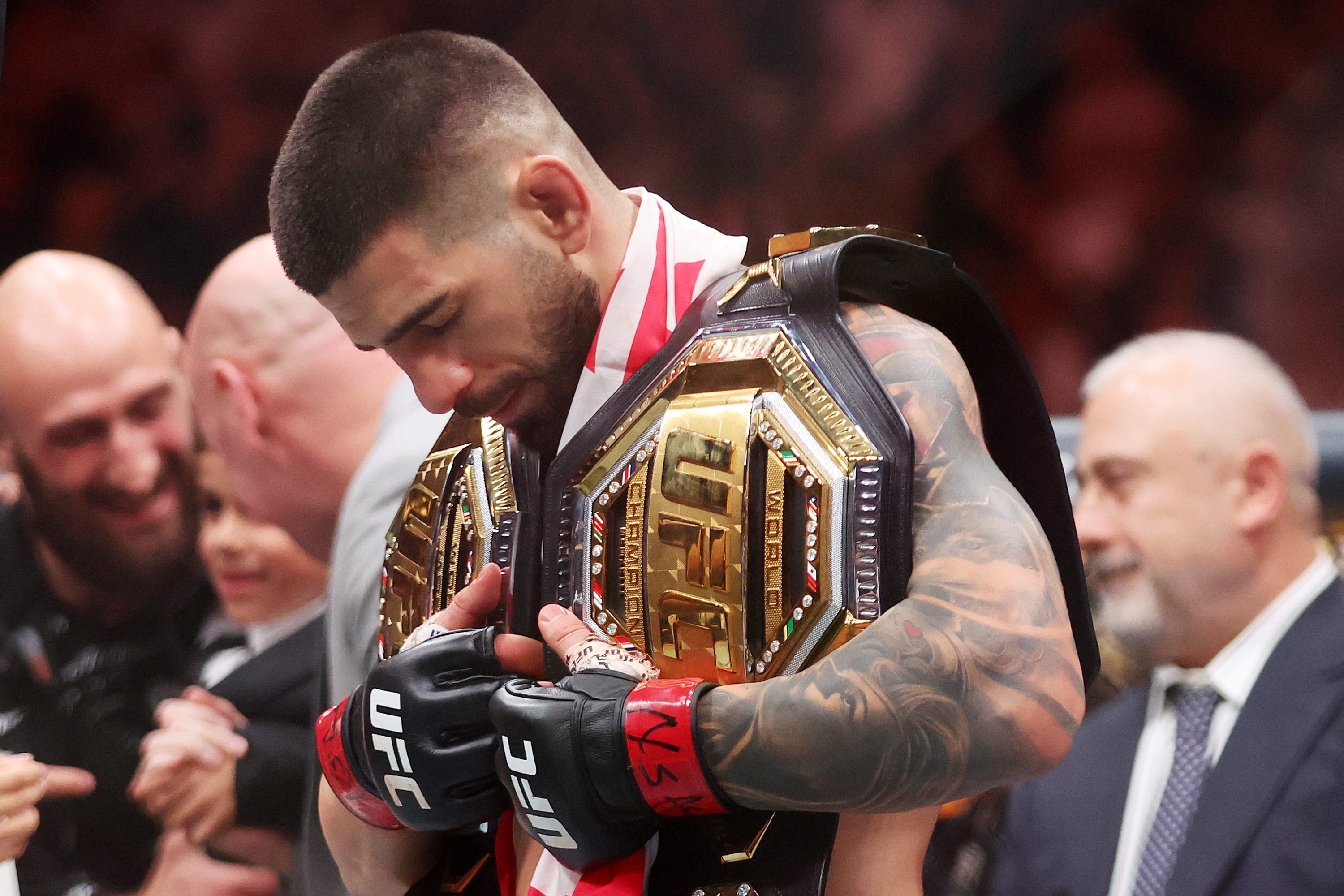 UFC 317 results: Topuria wins lightweight title with Oliveira KO, card ...