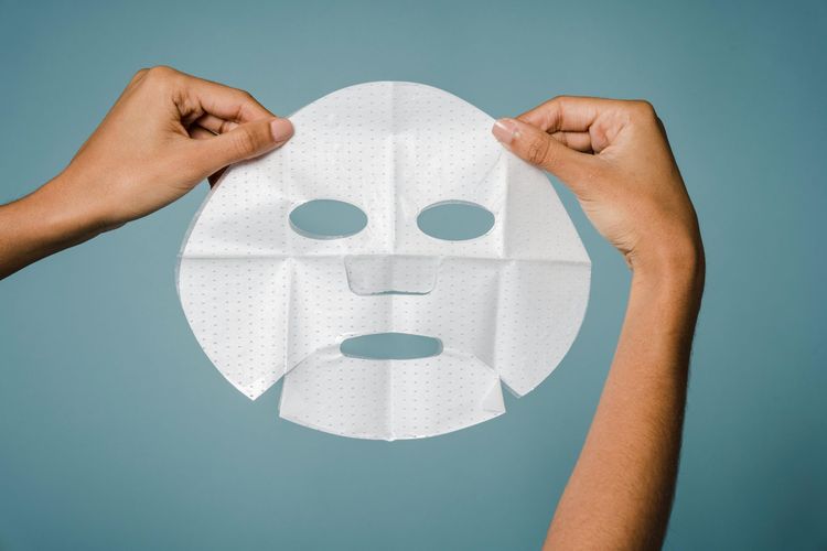Tidak Banyak yang Tahu, Begini 7 Cara yang Benar untuk Pakai Sheet Mask ...