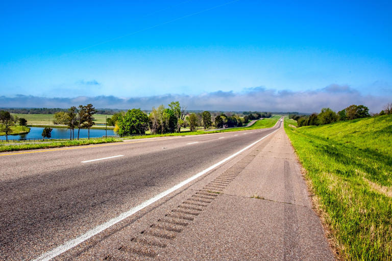 One of America’s Longest Highways Is Almost Empty Today