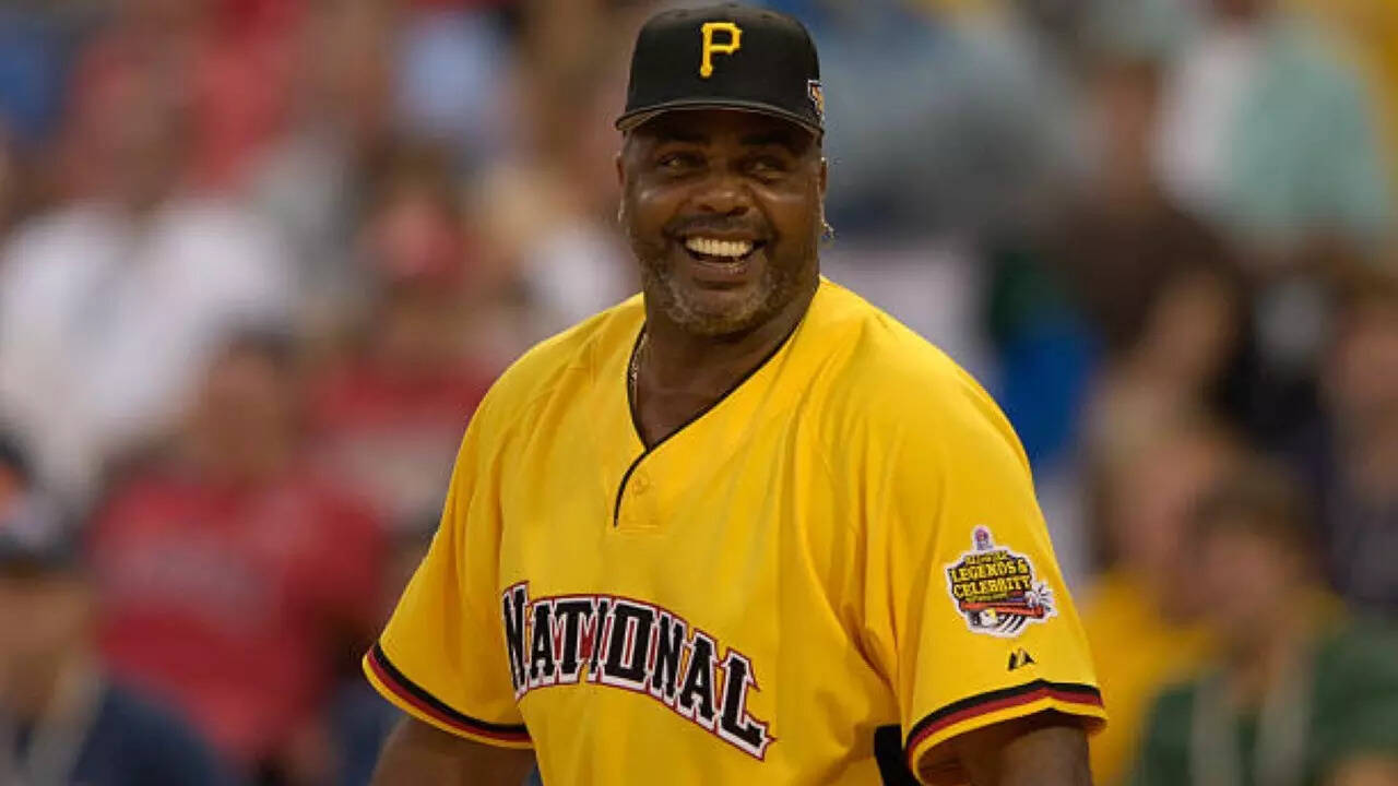 Dave Parker, Pittsburgh Pirates slugging outfielder, dies at 74 before ...