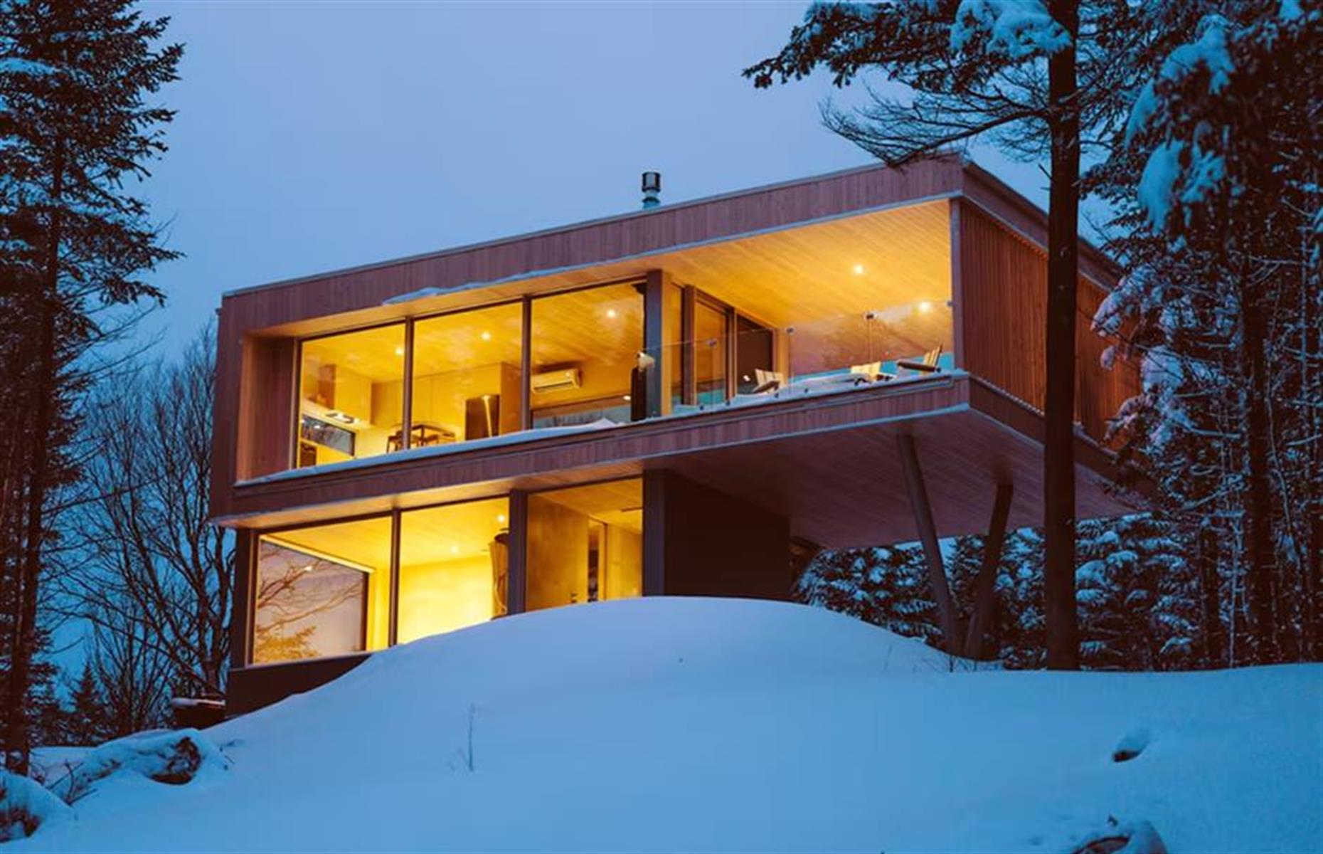 Breathtaking glass houses around the world
