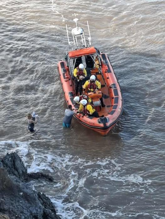 Kayakers' narrow escape after being blown out to sea off Yorkshire and ...