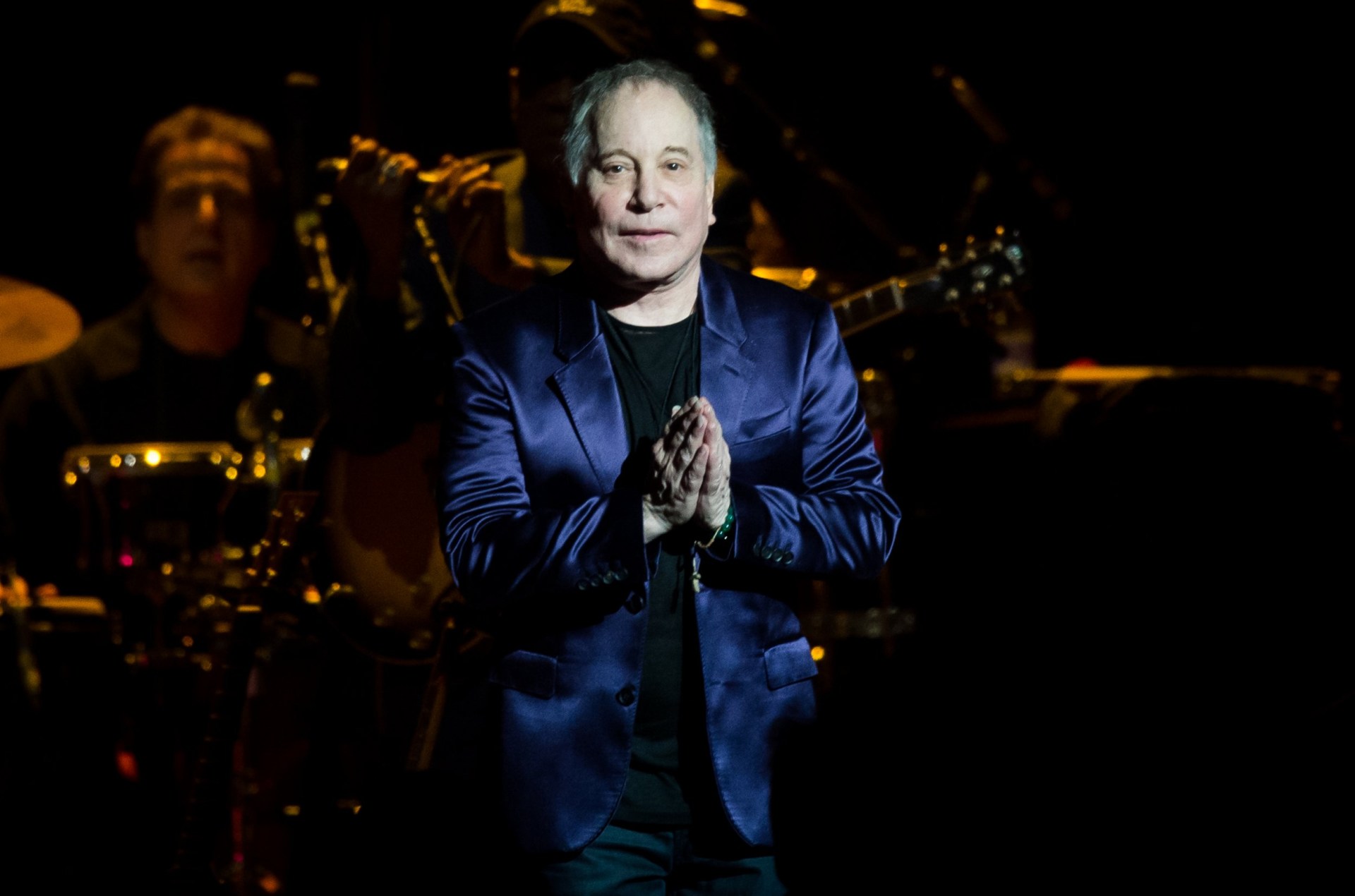 Beloved singer cancels concerts due to intense pain