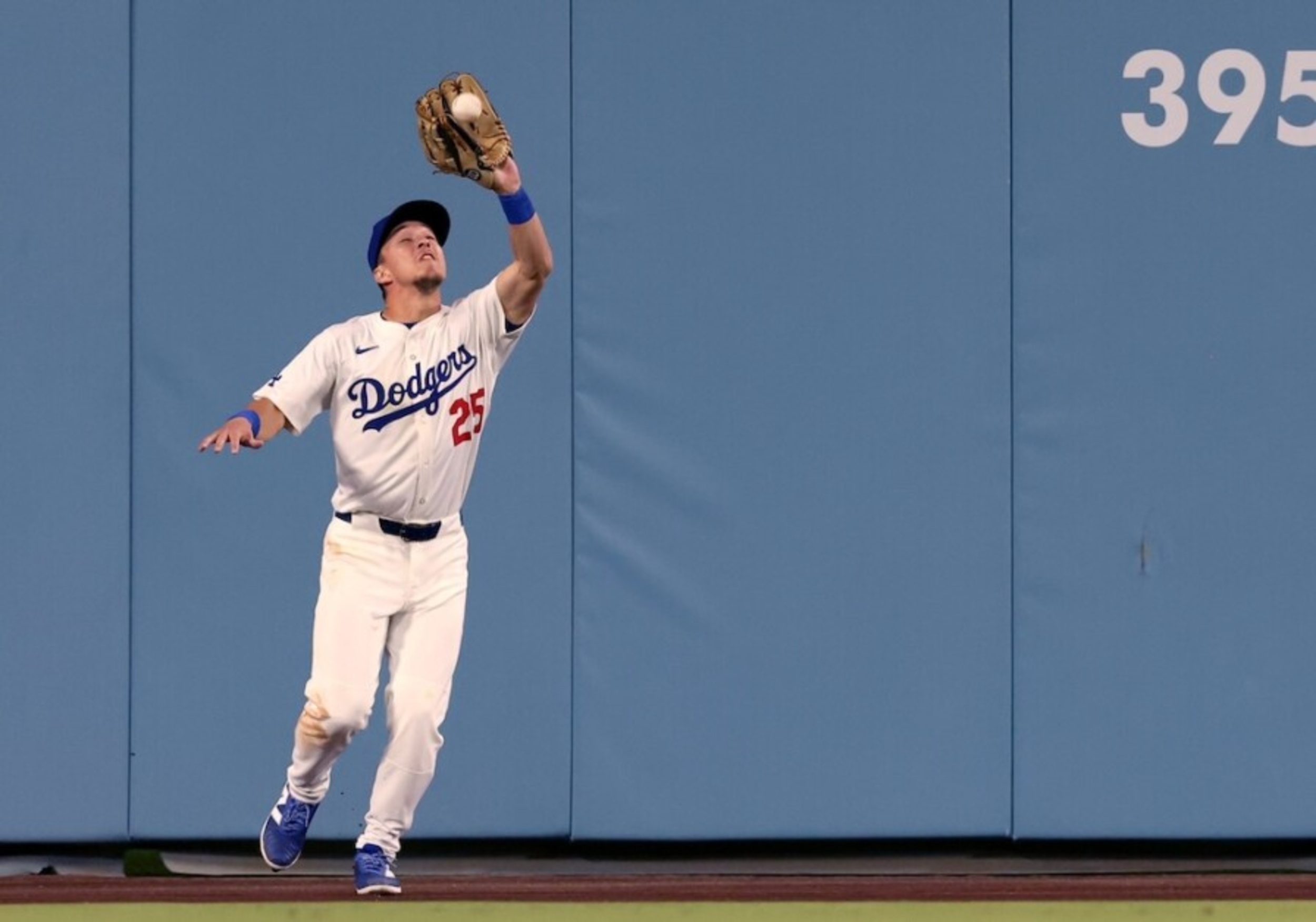 Dodgers Plan To Have Tommy Edman Starts In Center Field To Play ...