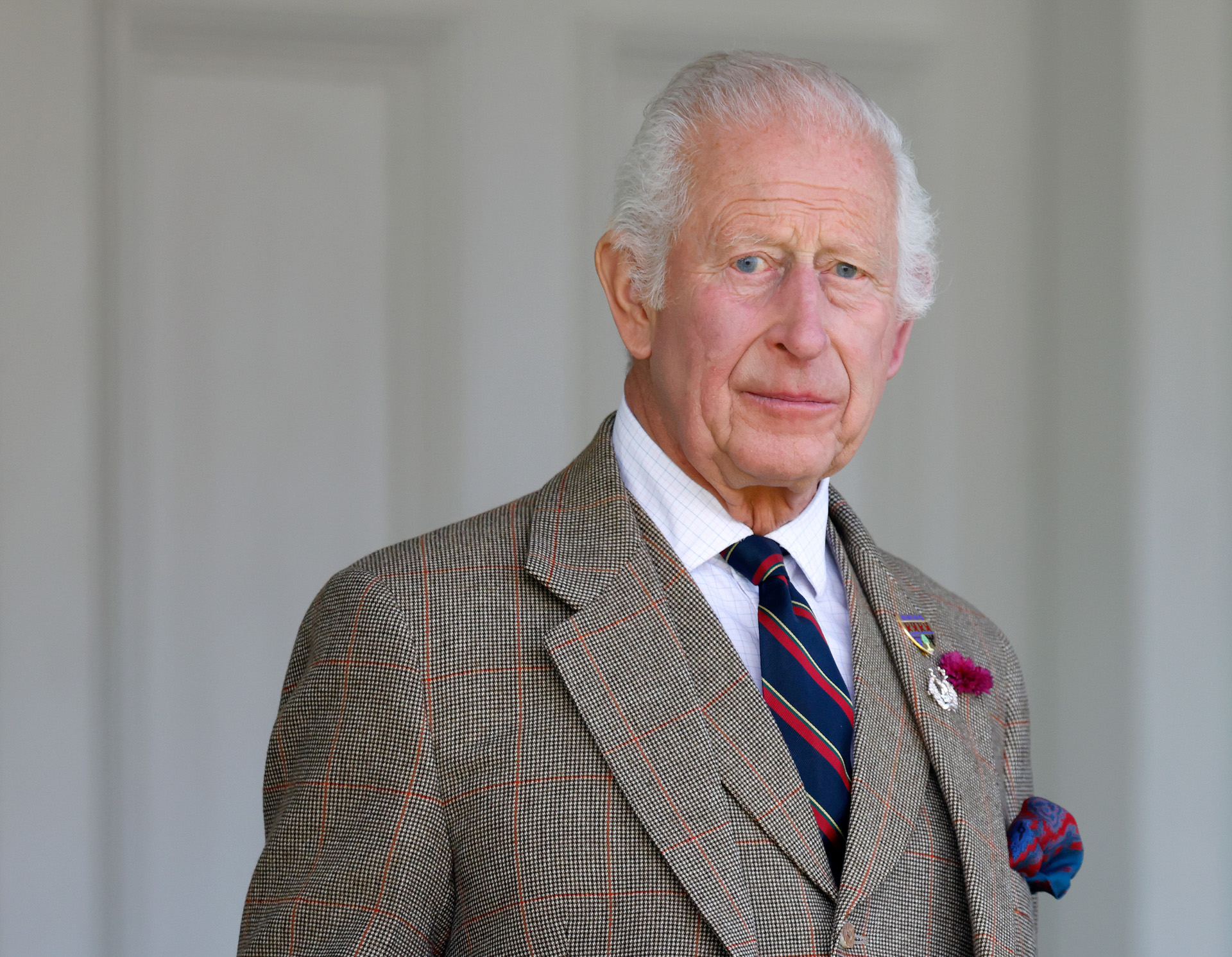 Hoe rijk is koning Charles?