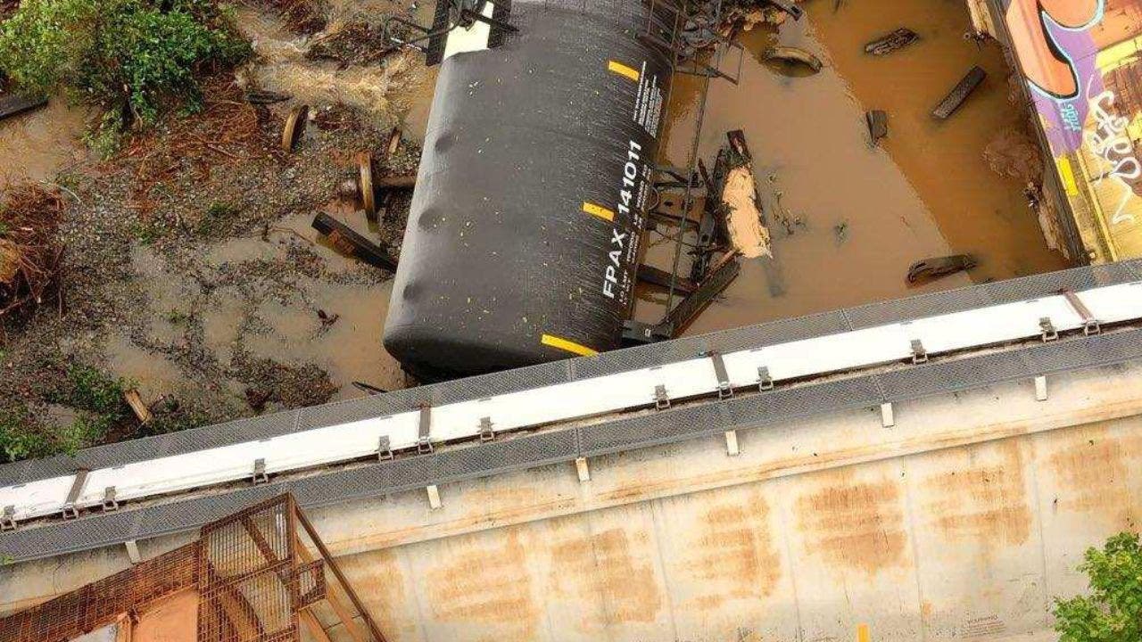Norfolk Southern train derails in middle Georgia