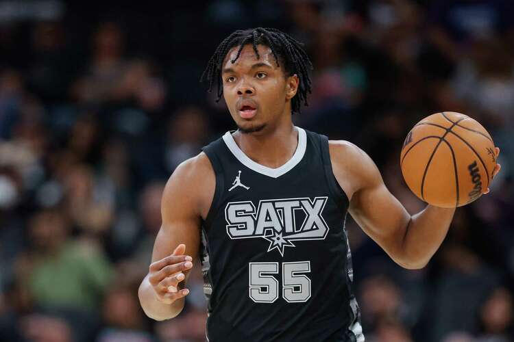 Spurs tender two-way qualifying offers to Harrison Ingram, Riley Minix