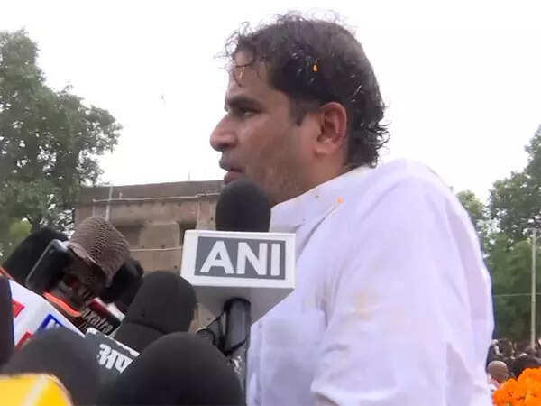 Prashant Kishor slams PM Modi during Siwan visit, says people of Bihar ...