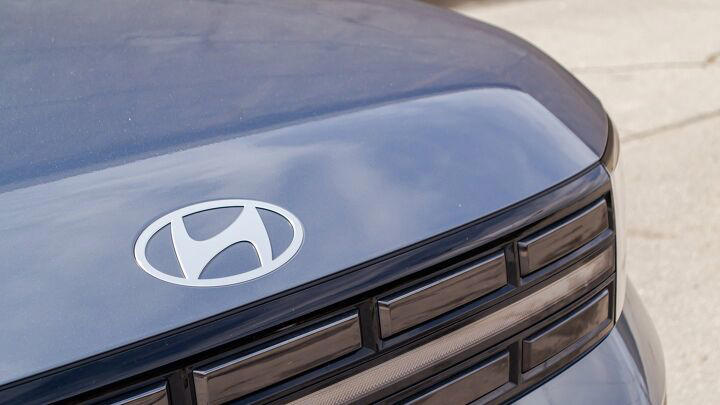 2025 Hyundai Santa Fe Hybrid Review: Boxy, Not Basic