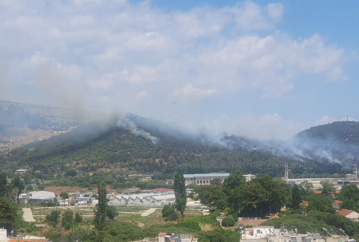 Υπό έλεγχο η φωτιά στην Καβάλα - Παραμένει ο συναγερμός για αναζωπυρώσεις