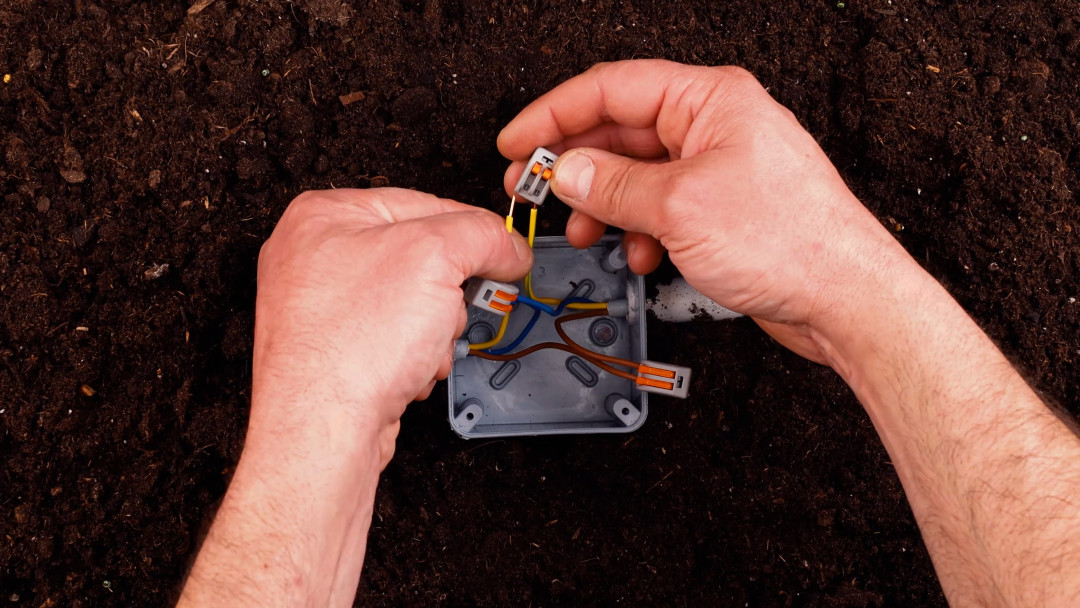 Best Technique for Wiring in Electrical Box