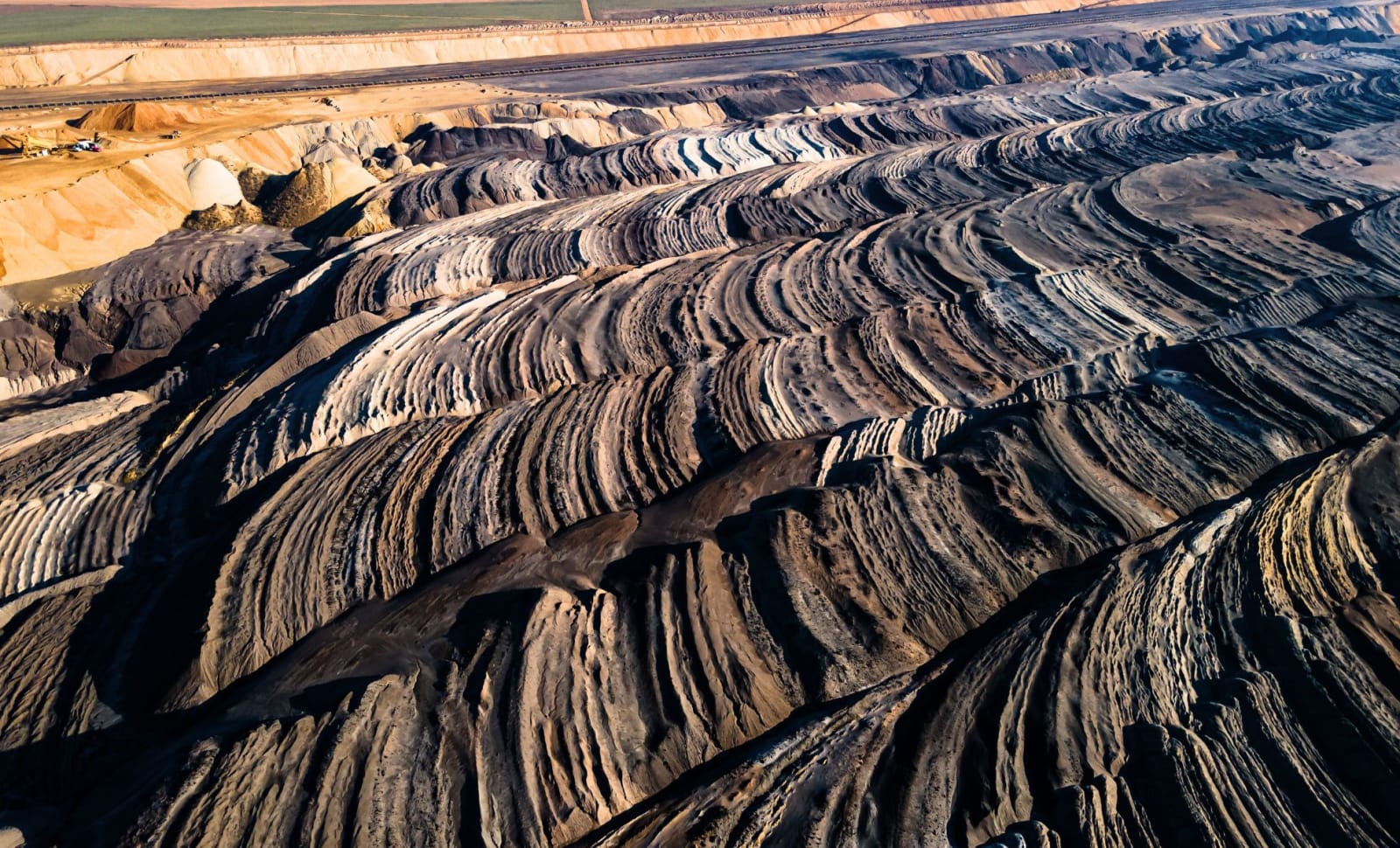 A Massive Copper, Gold, and Silver Deposit Discovered by Geologists ...