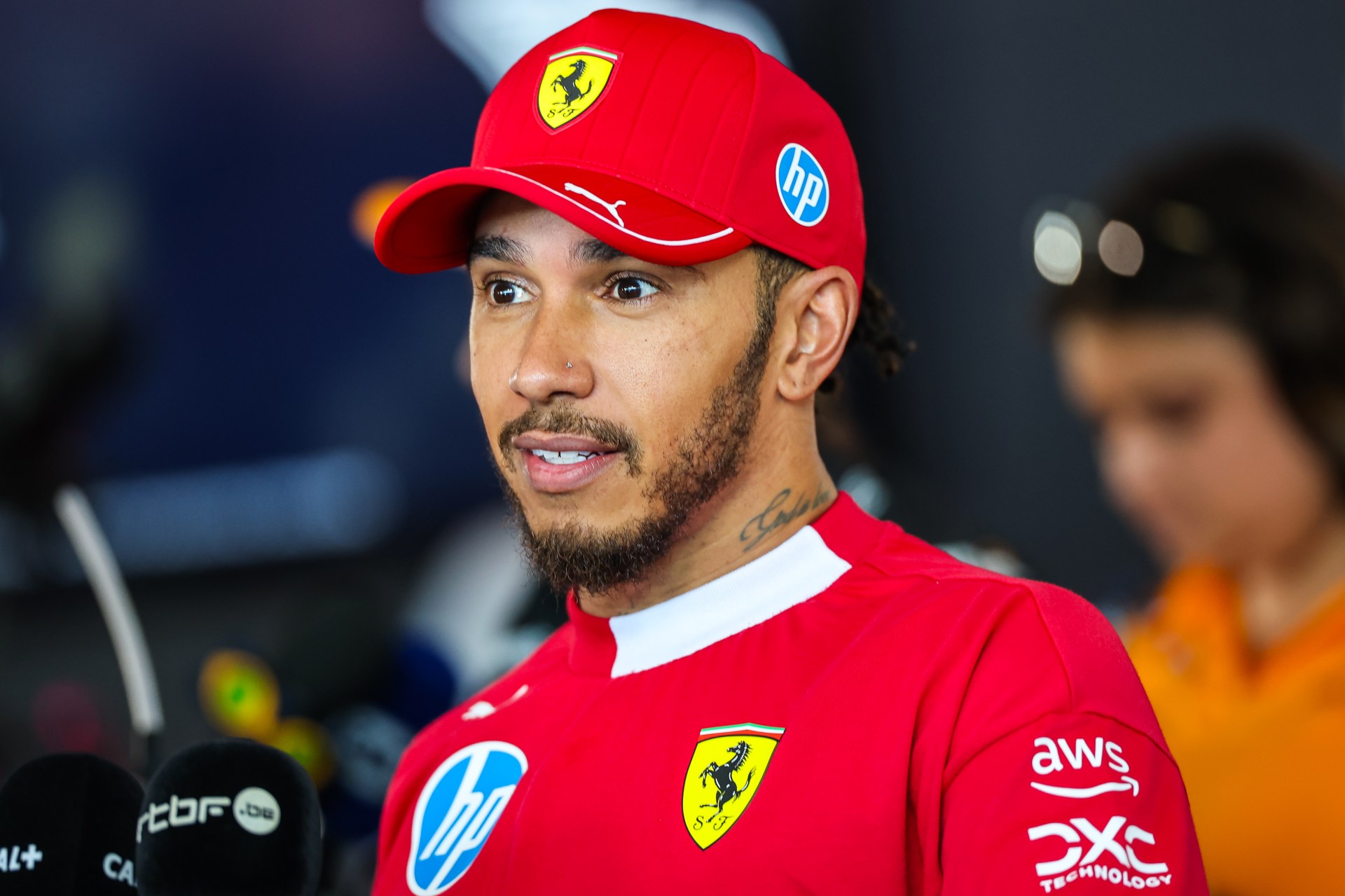 Sir Lewis Hamilton sparks romance rumours with singer