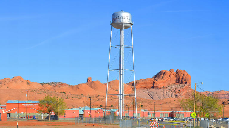 Arizona's Monument Valley Gateway Is An Otherworldly Town With Unique ...